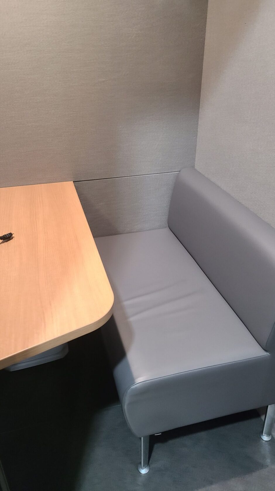 駅でリモートワーク”STATION BOOTH”で仕事は捗るか？ | こどもおでかけ鉄道